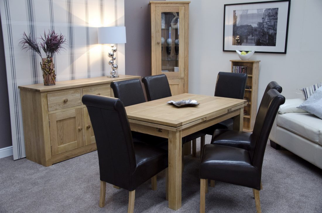 Woodbridge Solid Oak Extending Dining Table | Edmunds & Clarke Ltd
